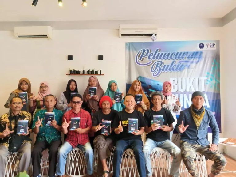 Peluncuran Buku Bukit Bunga - SIP Publishing